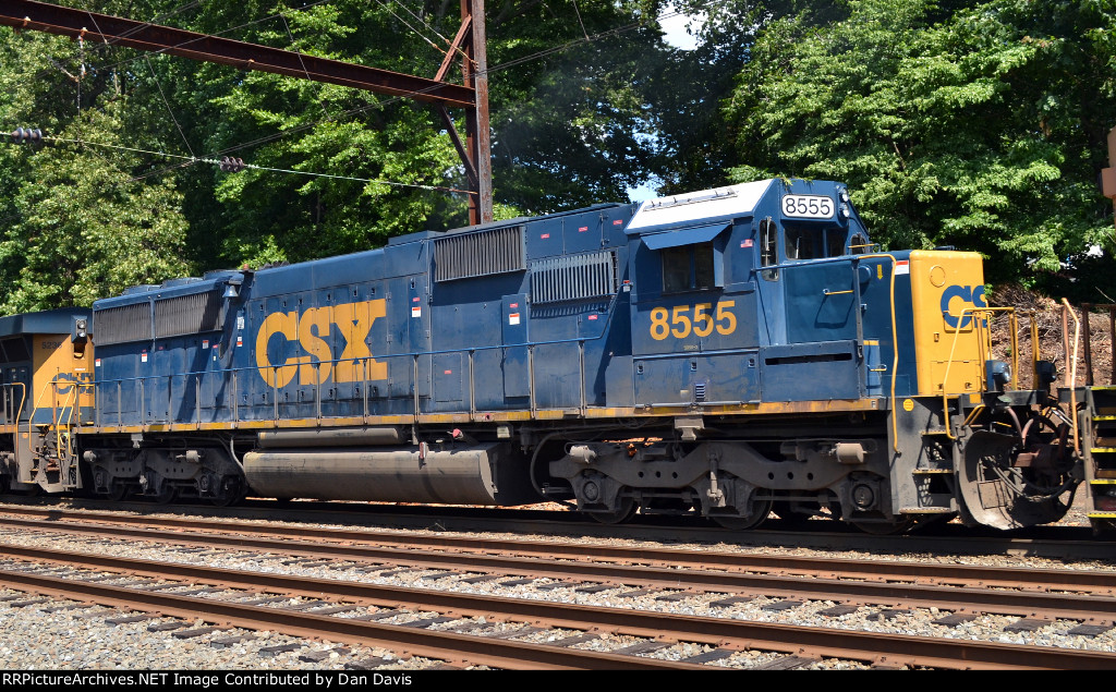 CSX SD50-2 8555 trails on Q438-22